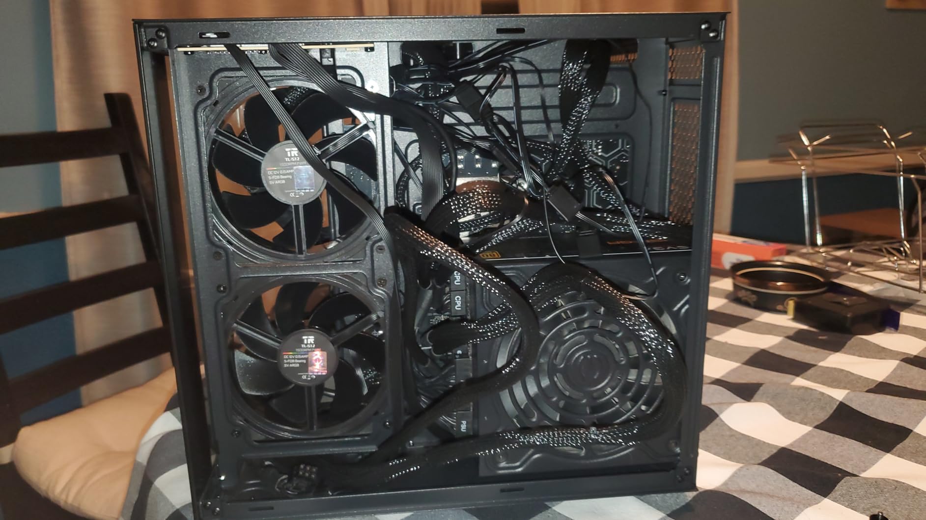 8 Best Fish Tank Style PC Cases (May 2026) Showcase Builds Guide